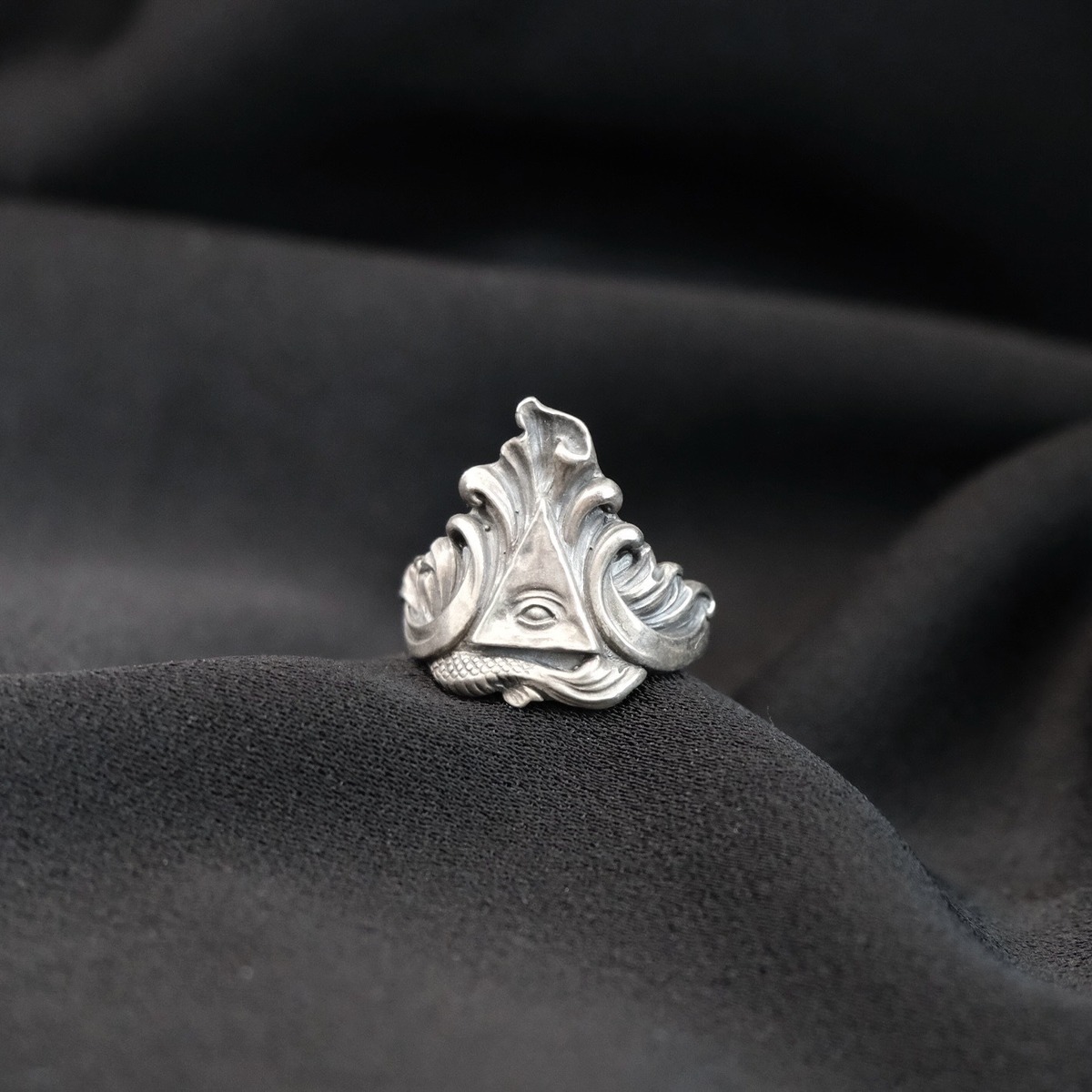 Skin triangle / ring【Legio Made】 | Schrodinger's closet