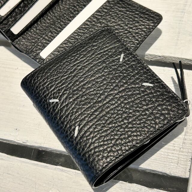 Maison Margiela/メゾンマルジェラ】「フリップフラップスモール Maison Margiela/メゾンマルジェラ】「フリップフラップスモール