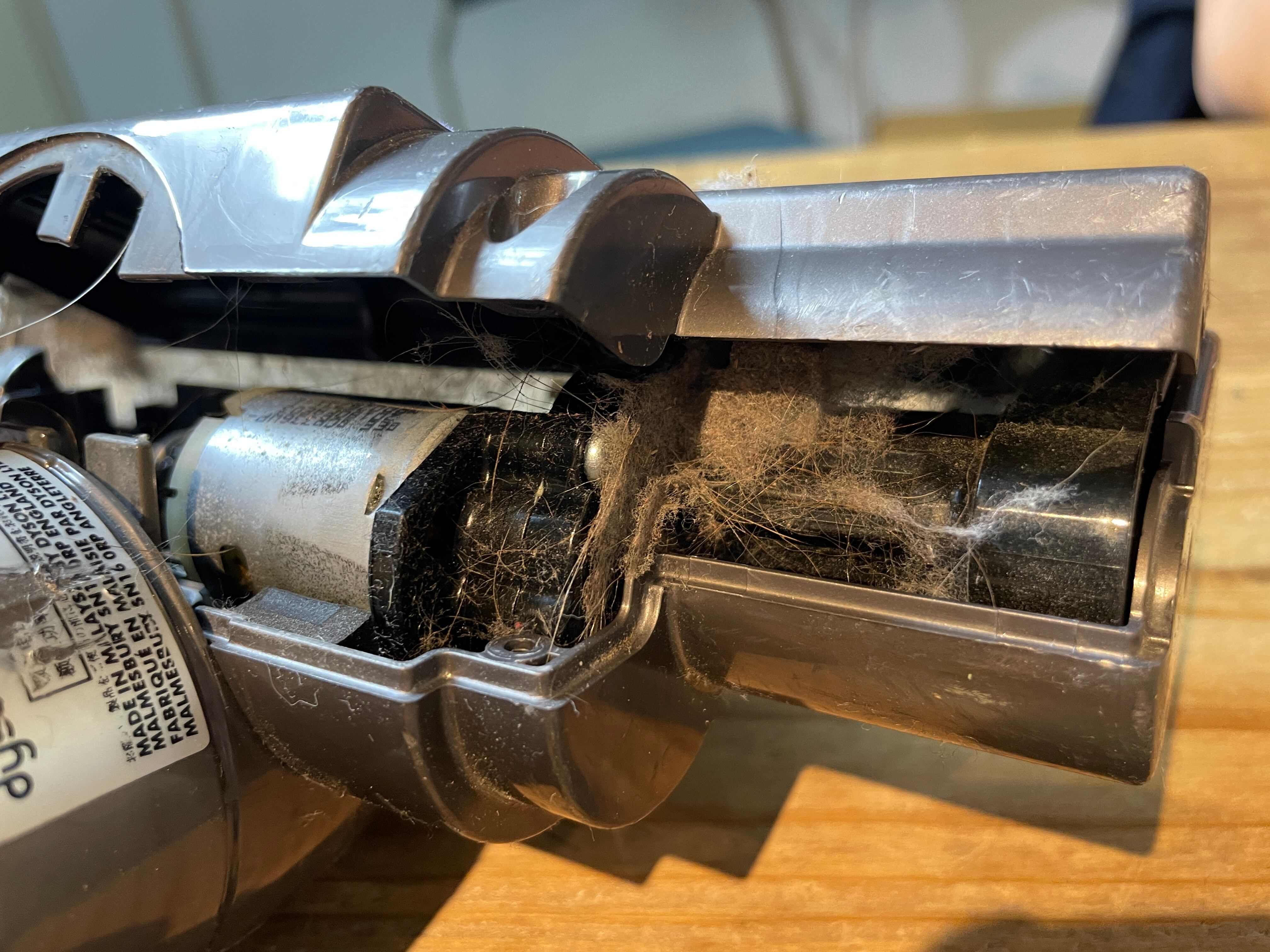 ダイソンの掃除機を分解して掃除してみた!ママにおすすめの超 ダイソンの掃除機を分解して掃除してみた!ママにおすすめの超